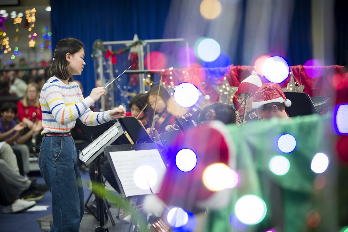 NIS Winter Concert Shines | Article