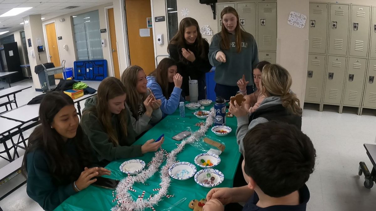 Gingerbread Man Decorating Contest | Announcements Details - The ...