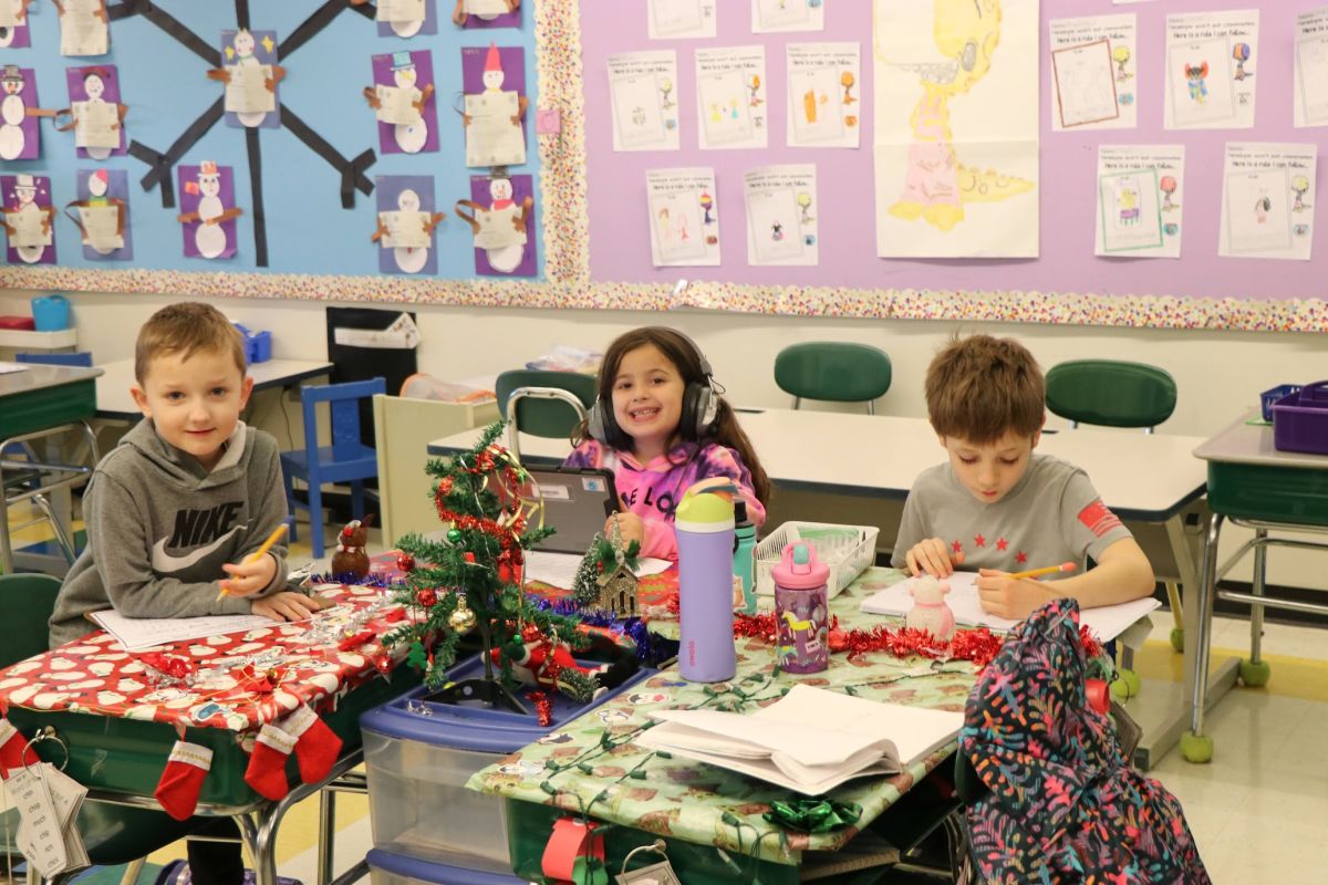 Deck the Desks in 1st Grade | Missituk News Post
