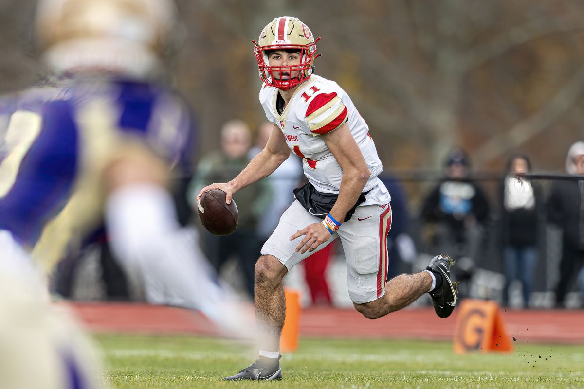 Hills West's Joseph Filardi Wins 2023 Boomer Esiason Award | News Post