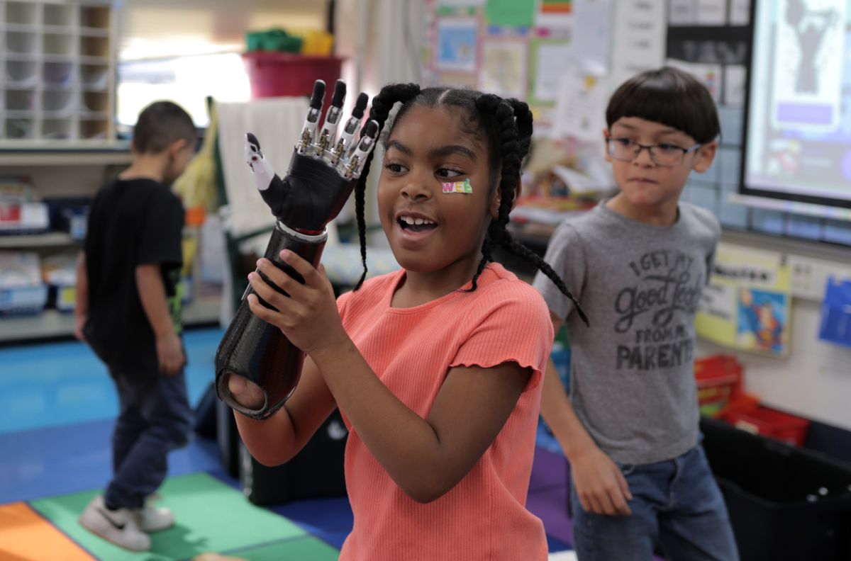 A Lesson in Helping Tools | District News Articles