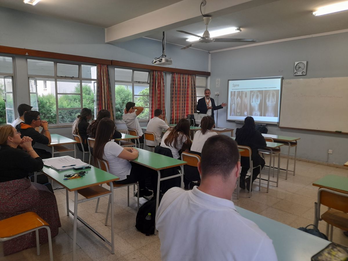 The well renowned Neurosurgeon Dr. Stavros Constantinou gave a lecture ...