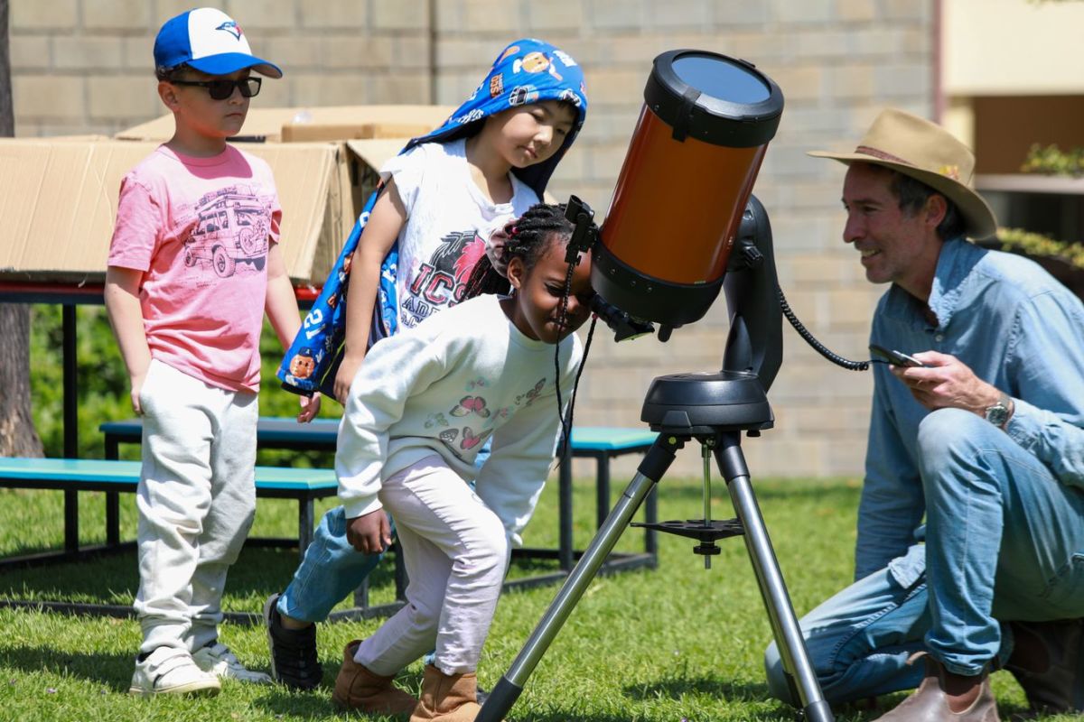 High School Students Inspire Grade 2s with Astronomy Lesson | ICS News