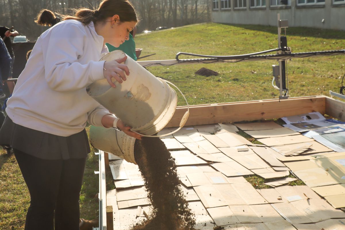 Rockets spread Christ’s Love in Action through day of service | News ...