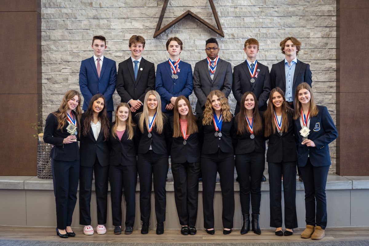 11 SWCHS DECA Students Earn a Spot at State | News Details