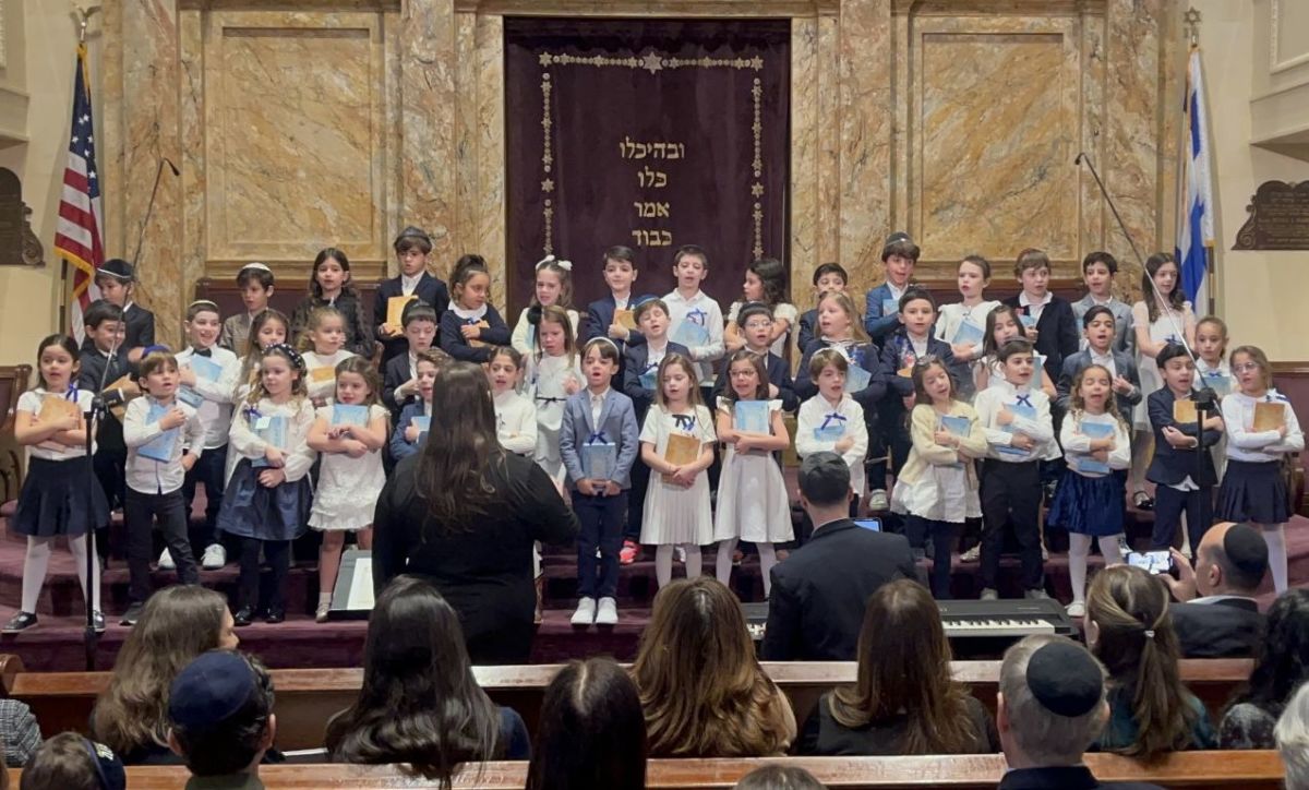 Students and Families Rejoice at the First Grade Siddur Celebrations ...