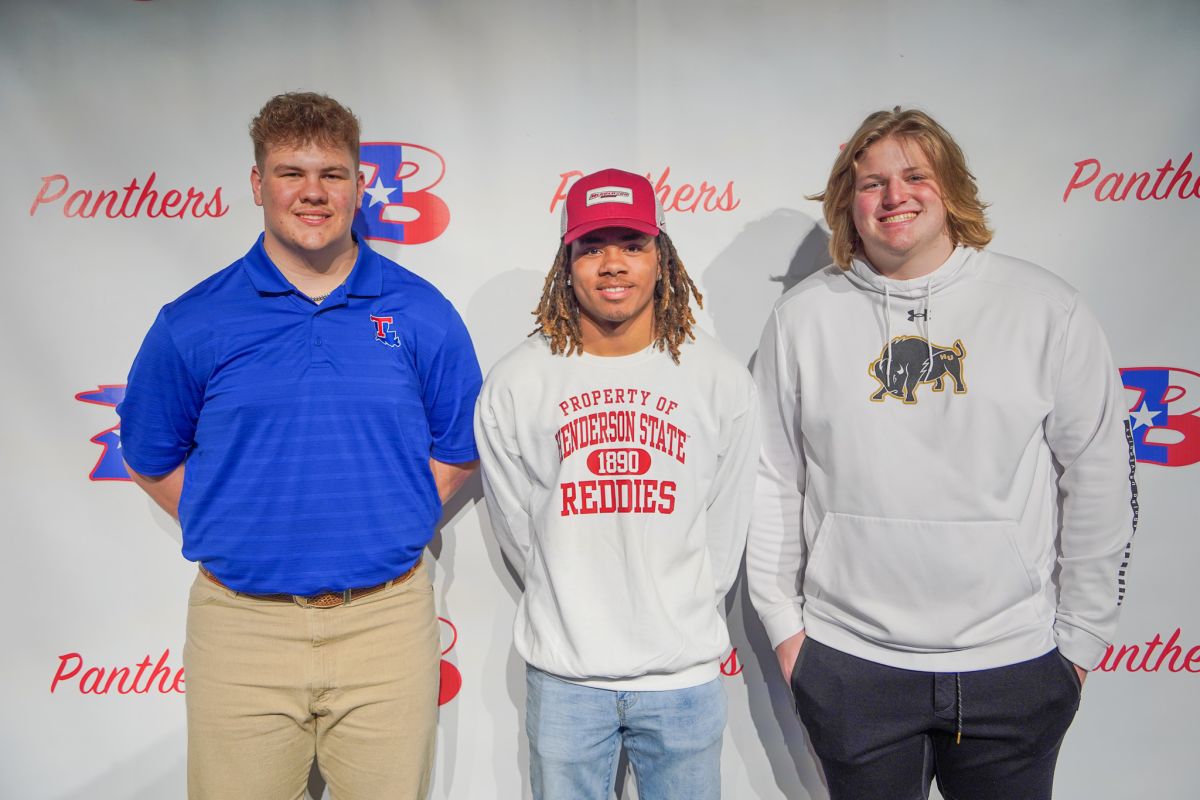 Three Bullard Panthers sign to play football in college | News Details