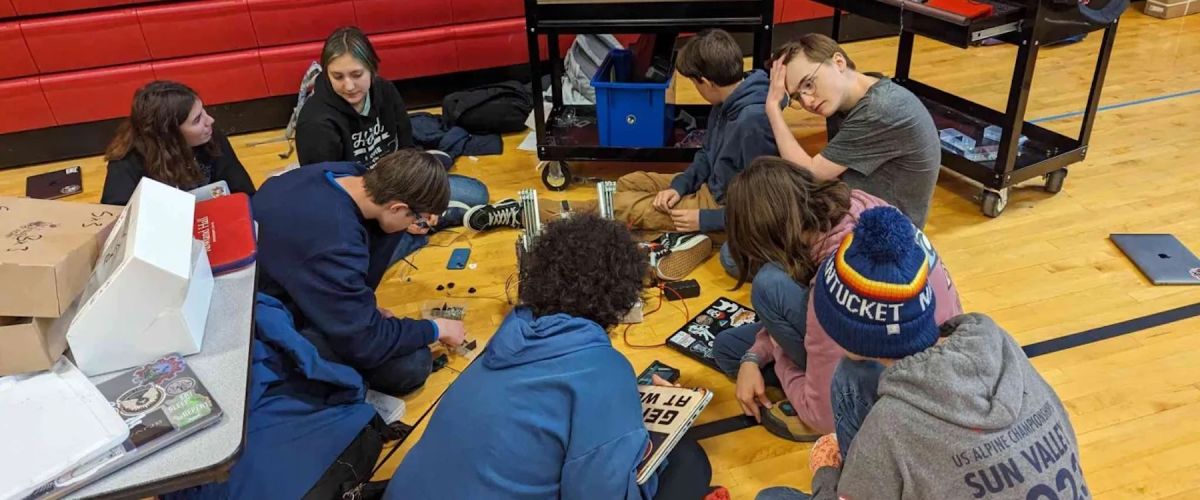 The Rowland Hall robotics experience | Gazette - Story