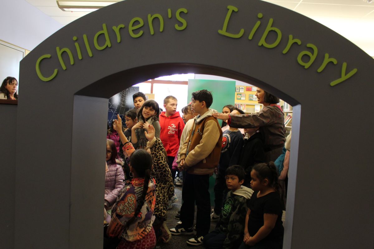 BUE Students Explore Parachute Branch Library | News Information