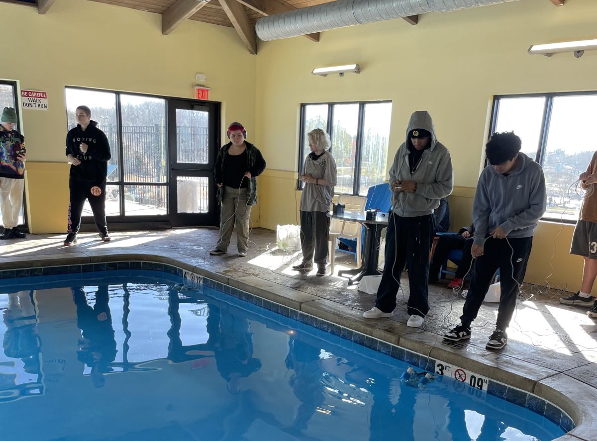 Students at Street School build aquatic robots | News Item ...