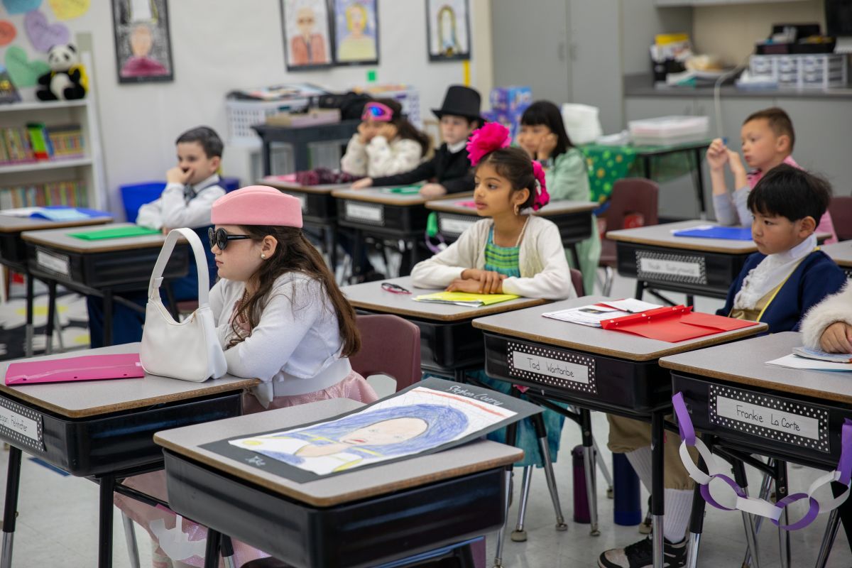 Second Grade Students Bring Historical Figures to Life with Incredible ...