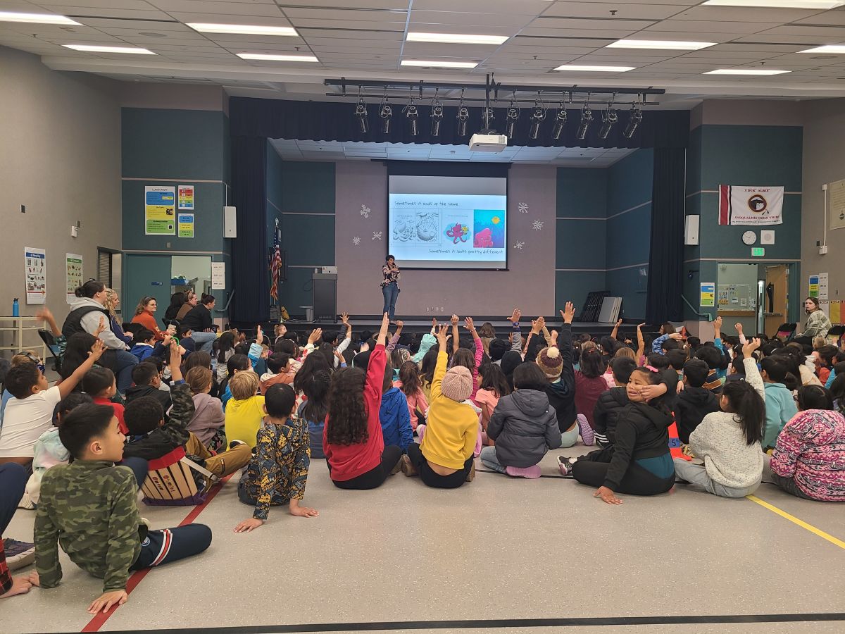 Author Ellie Peterson Visits Discovery! | News Article - Discovery Elementary School