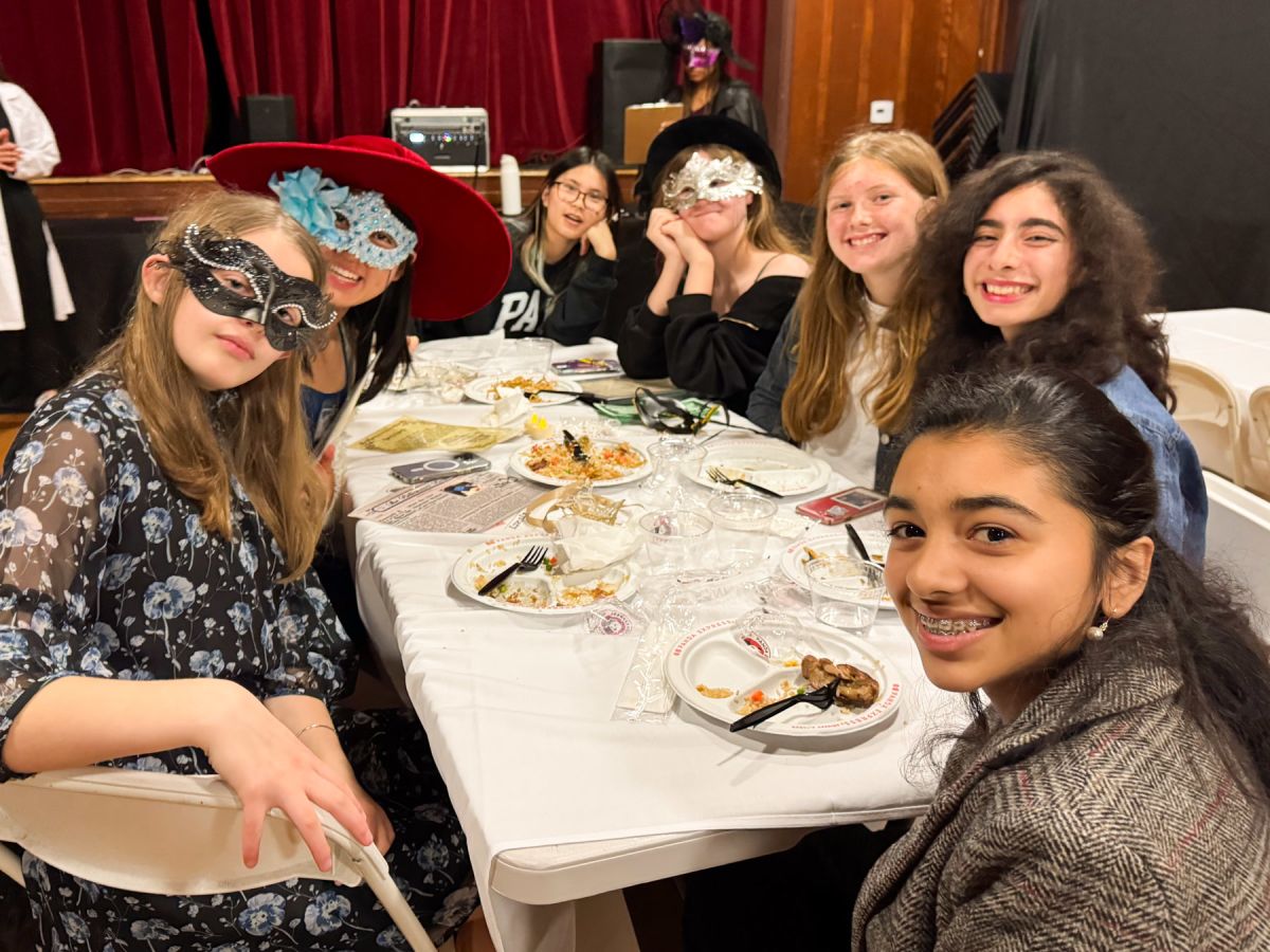 Mystery and Riddles Abound at Middle School Masquerade Dinner | News Post