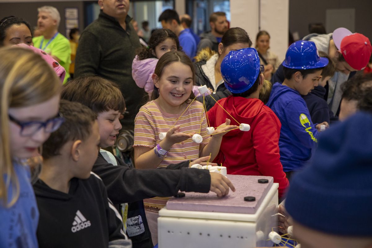STEM Exploration Night Draws 3,600+ in Attendance | Story