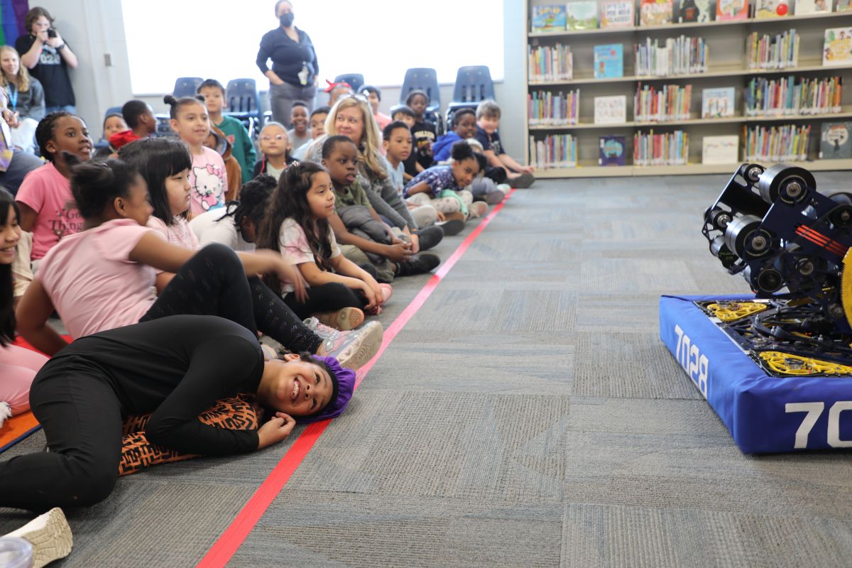 Crest View Elementary students learn about robotics with visit from ...