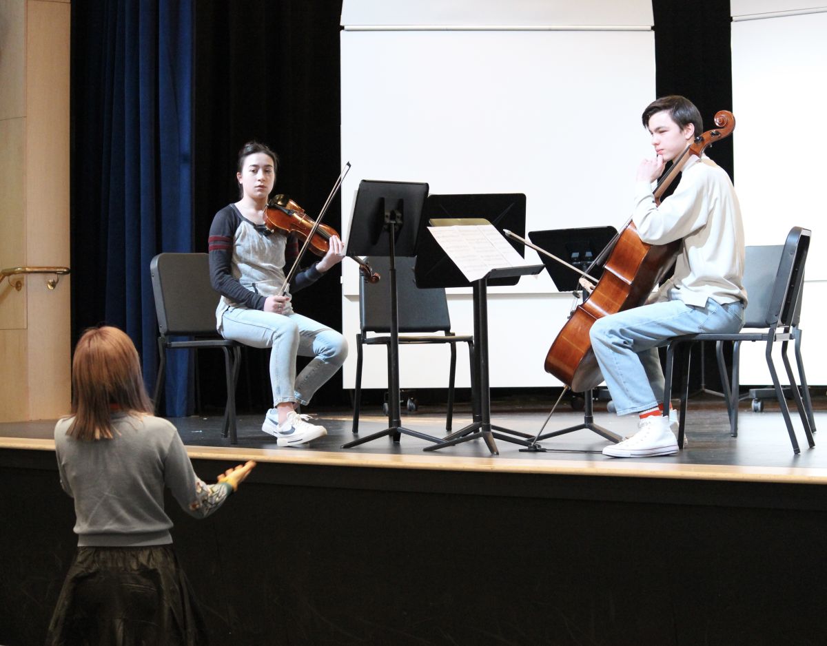 A Professional String Quartet Provides Hen Hud Musicians with Advice ...
