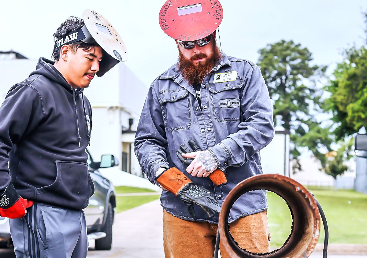 Opening eyes and minds to future trade careers | Featured News