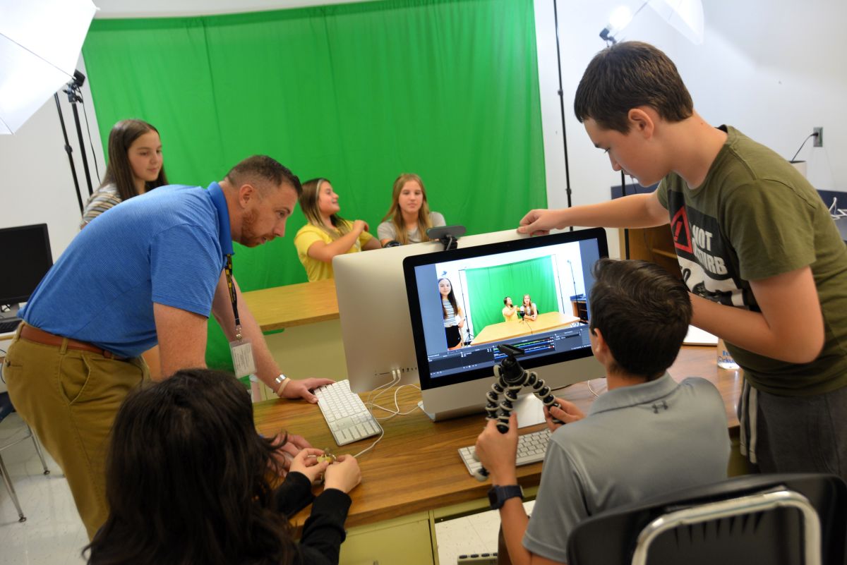 Clarence Middle School News Broadcast Teaches Skills, Builds ...