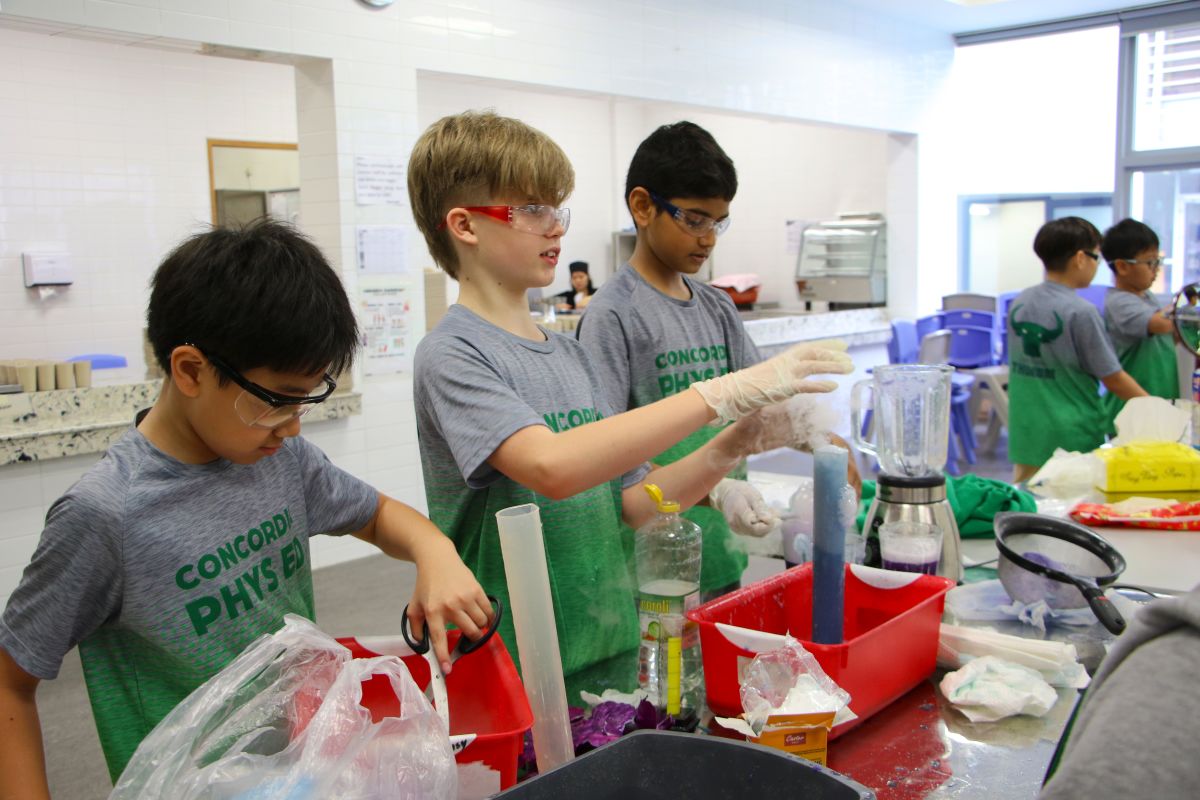 Bubbles, balloons and ballasts: Grade 5 students host science fair | Post