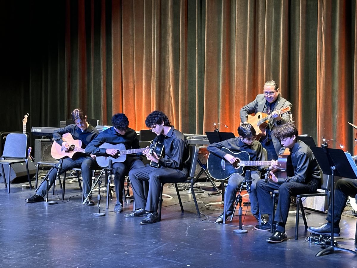 High School Spring Music Concert Delights Audience | News Details