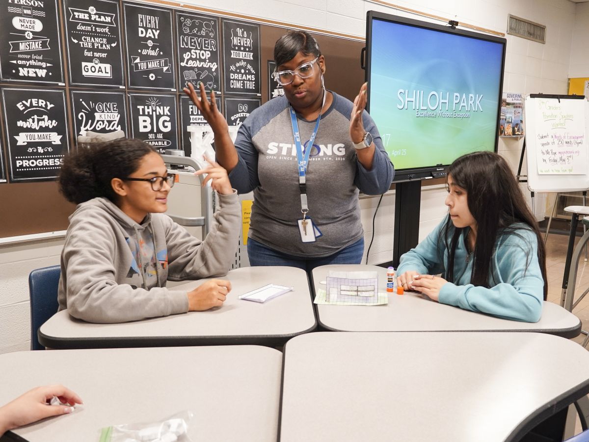 SPMS Builds Tiny Houses | News Details