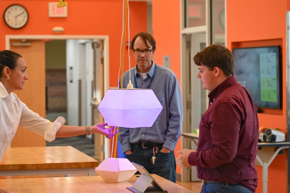 Lamp Design Has Student Light Shining Very Bright | News Details