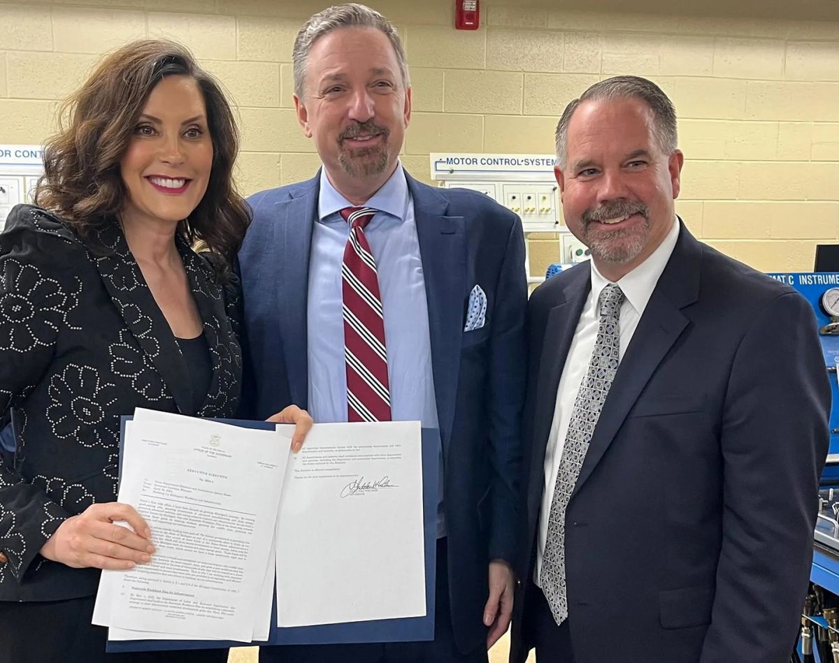 Gov. Whitmer Signs Executive Directive to Train 5,000 Infrastructure ...