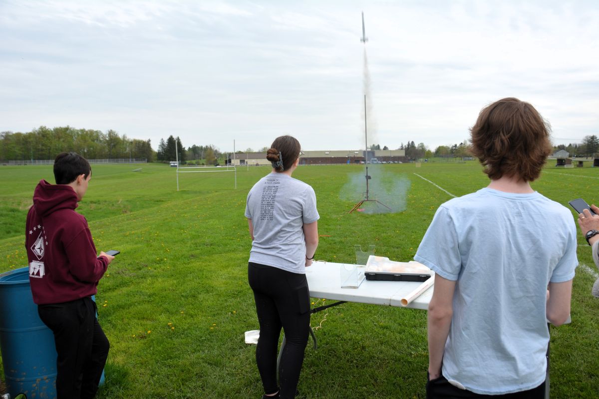 VIDEO: Clarence High School Rocket Team to Compete at American Rocketry ...