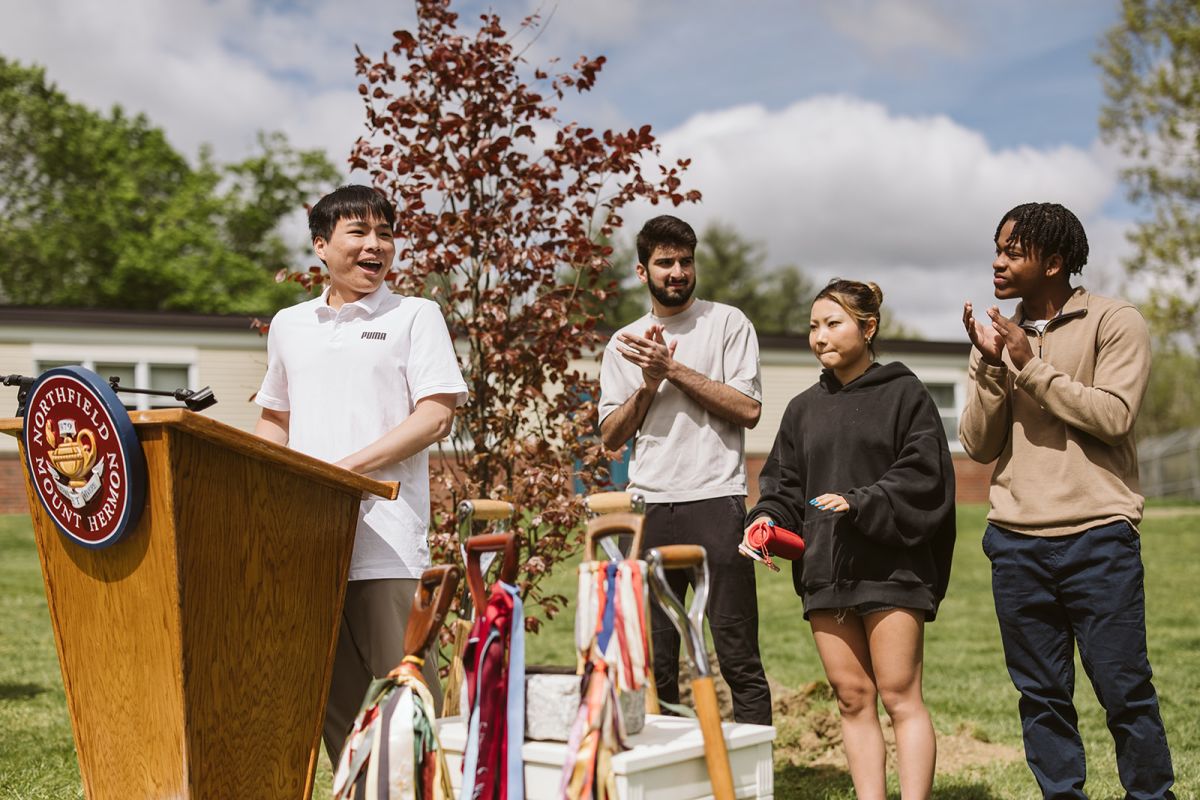 Class of 2024 Connects Over Traditions and Fun | News Story