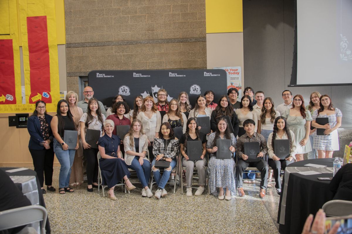 PSD Hosts Teacher Signing Event to Celebrate Graduating Seniors ...