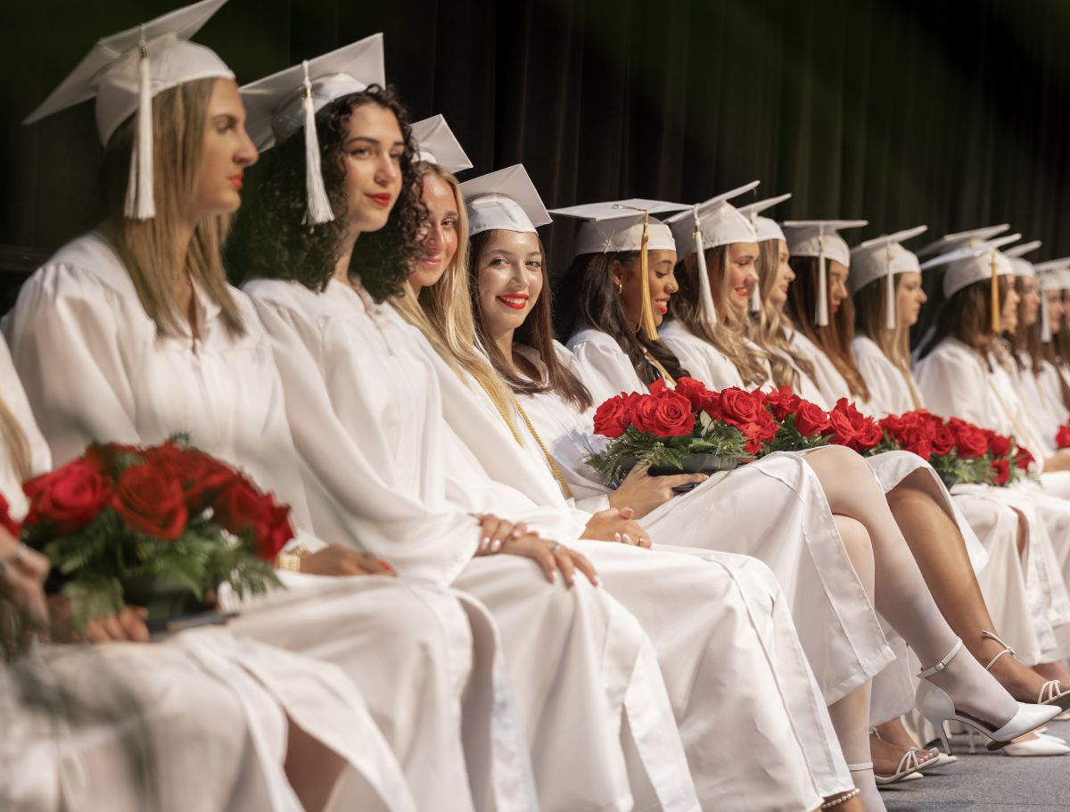 Class of 2024 Shines with Excellence and Unity | Details