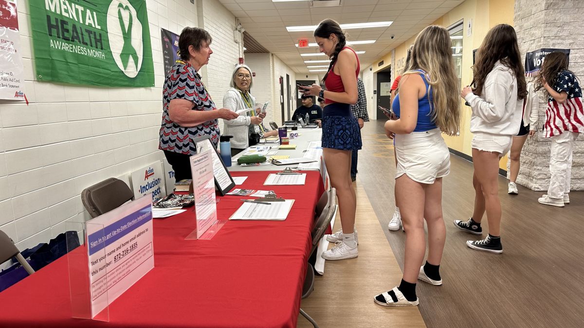 EPHS holds successful voting drive - registers 30+ students | District ...