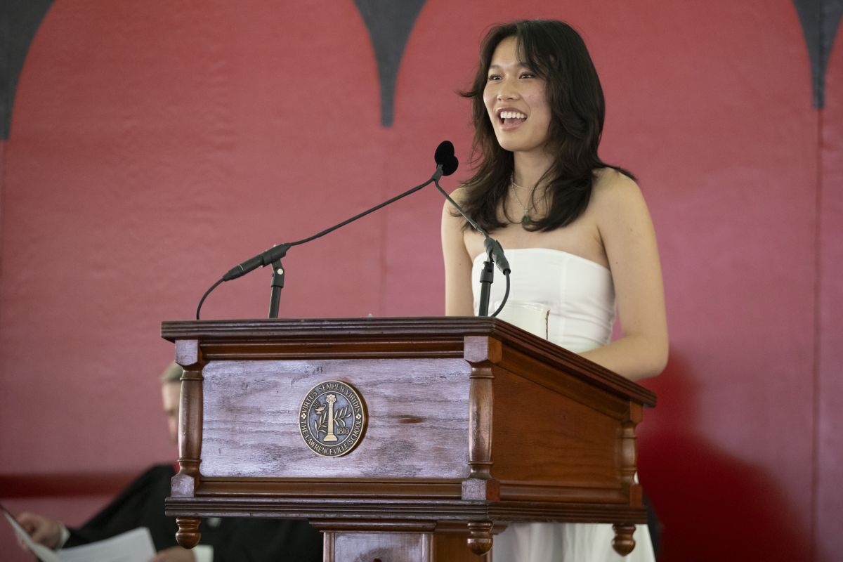 Villeage Voices: 2024 Valedictorian Emily Pan ‘24 | News Detail