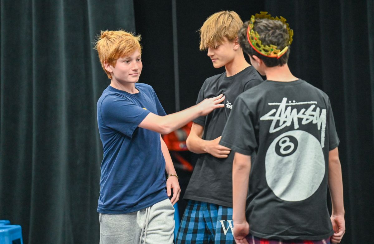 7th Graders End Year with Twelfth Night Performances | News Details