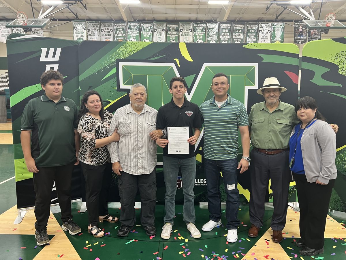PSJA Memorial Swimmer Signs with McMurry University | School News Details