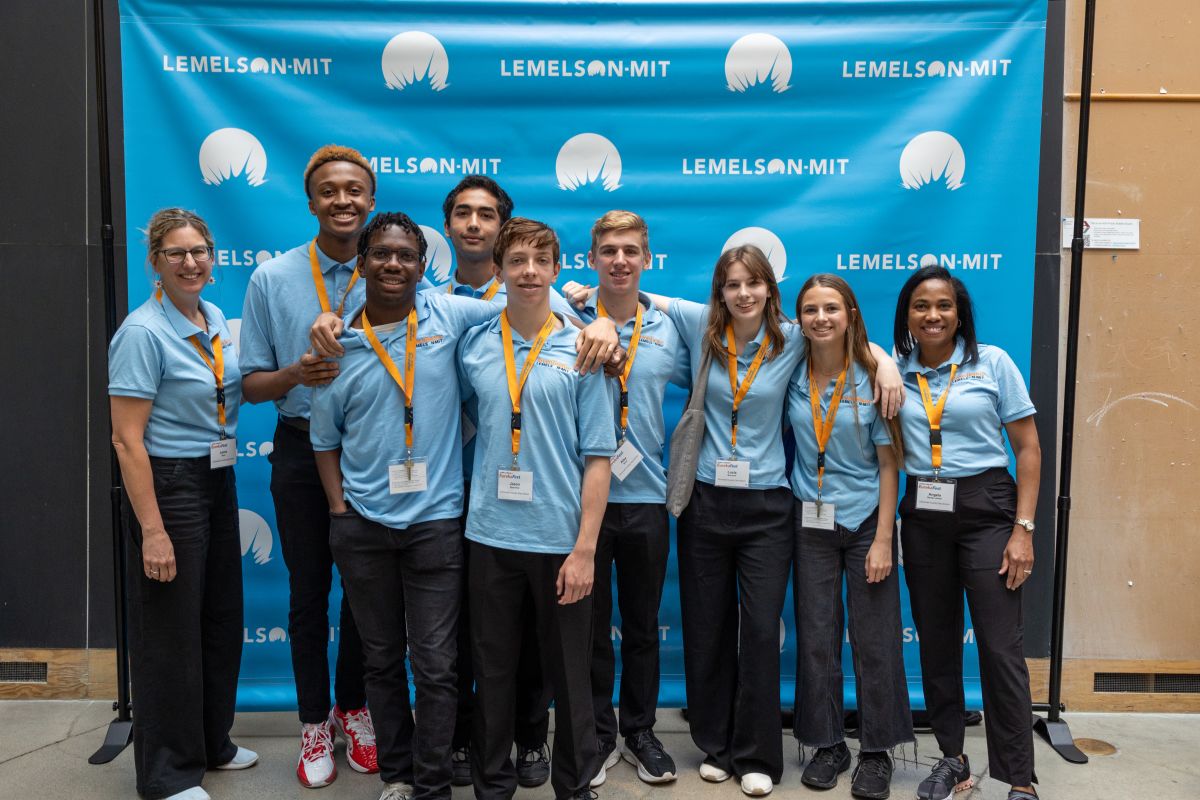 CCDS InvenTeam Presents Invention at MIT, Wins Award For Technical Achievement | Post Detail