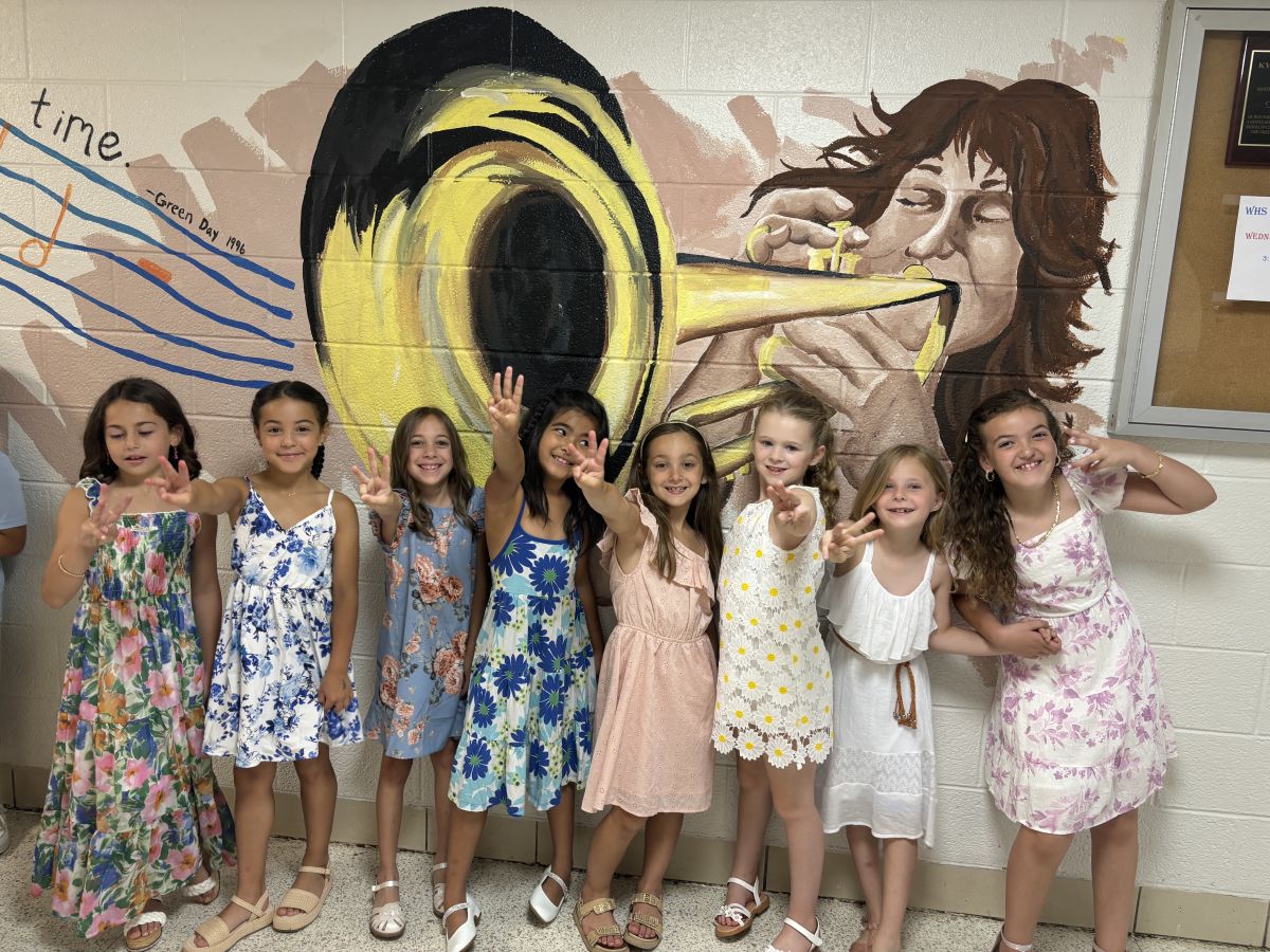 HES-Second Grade Moving Up | News Detail