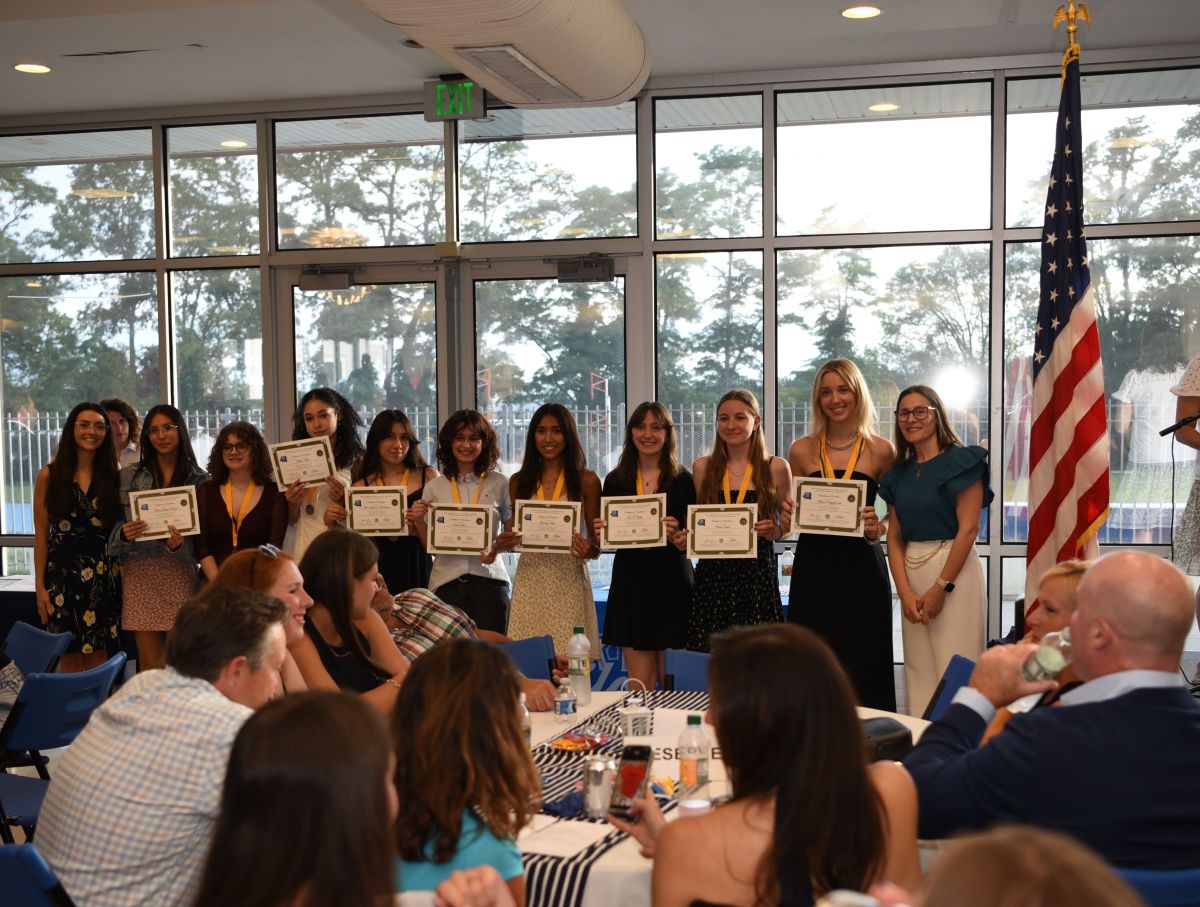 Senior Class has 17 Students Earn Seal of Biliteracy | Post Details