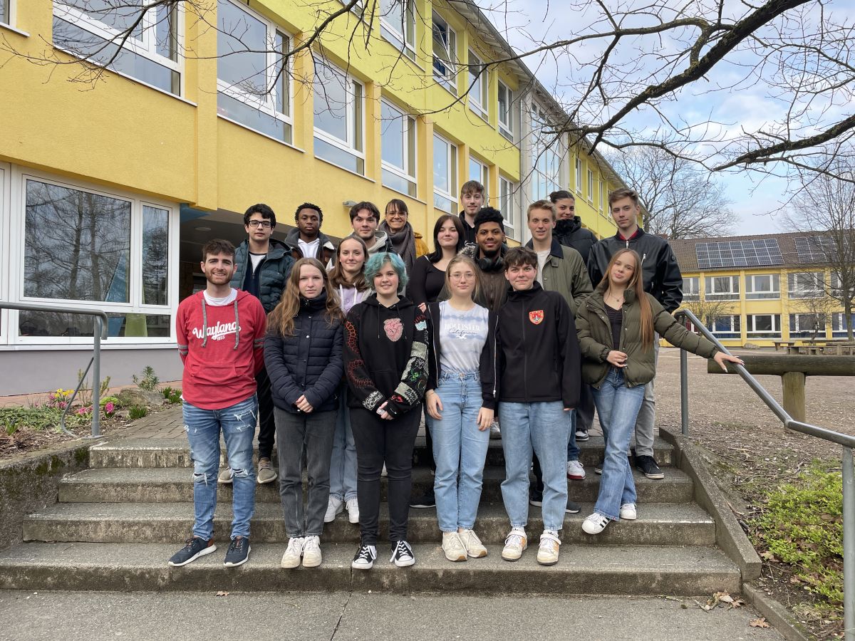 German Students Featured in Elze Newspaper During Their Visit to ...