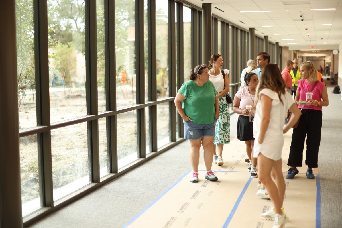 Memorial Drive Elementary School Project Advisory Team (PAT) tours new ...
