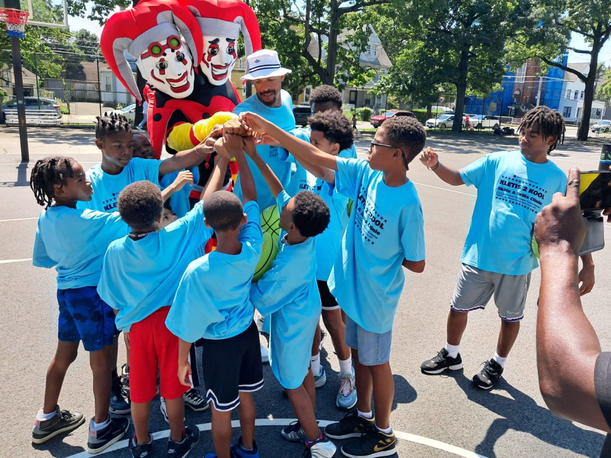 The Buddy White Project holds back to school giveaway at The Doles ...