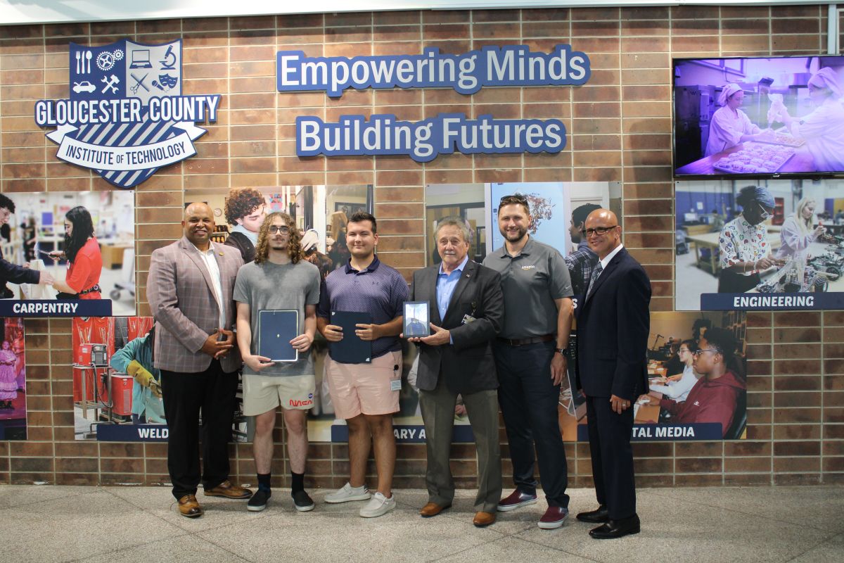 NJAC Awards GCIT Graduates with Scholarships | News Details