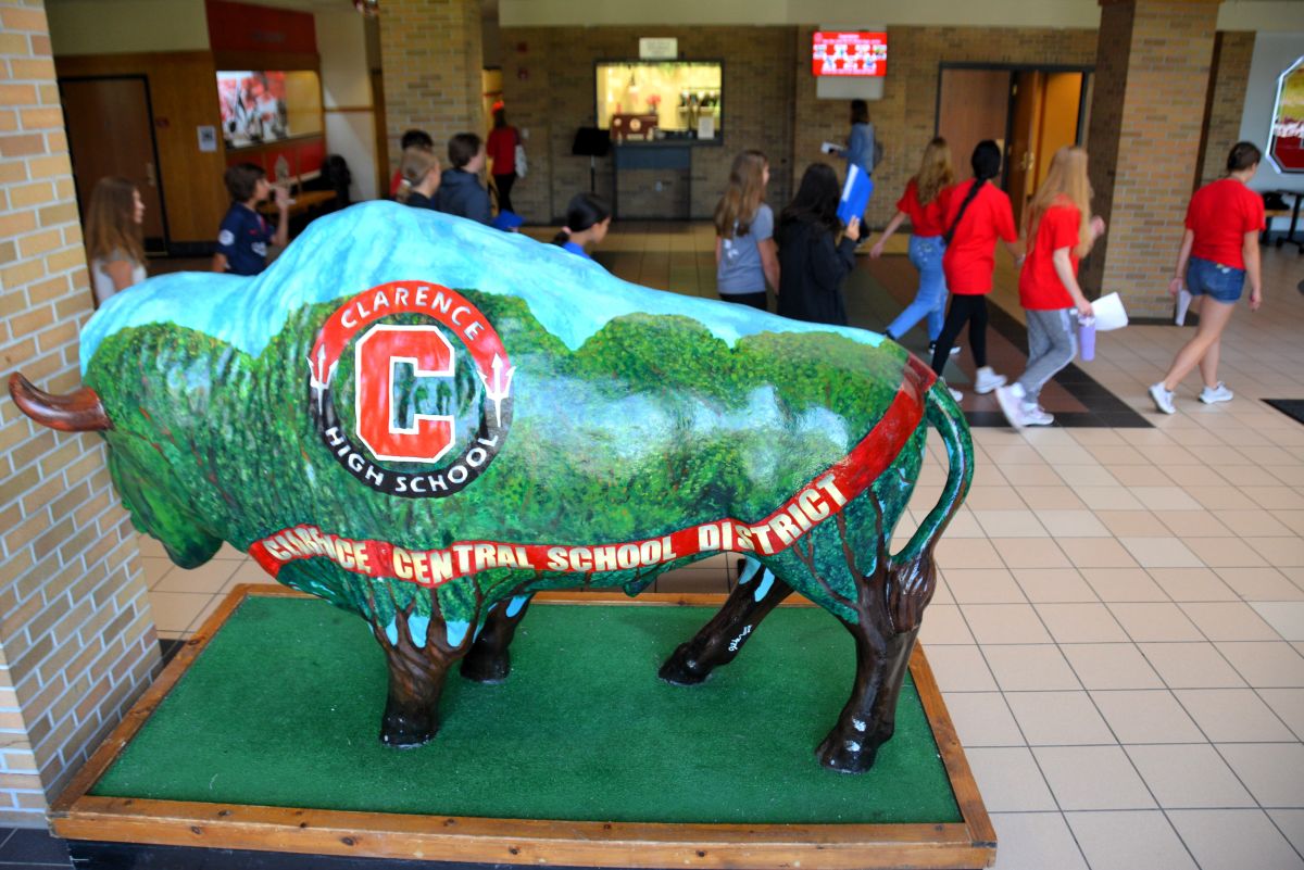 Incoming Clarence High School, Clarence Middle School Students Welcomed ...