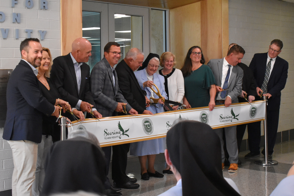 Dedication of the IHM Center for Innovation and Creativity | News