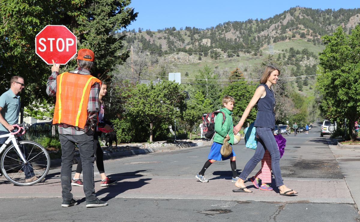 Crosswalk Safety: Essential Tips for Parents and Children | News Article