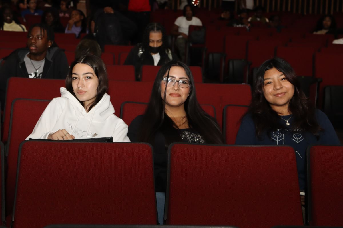 Mount Vernon High School students attend beginning of year assemblies | News Details