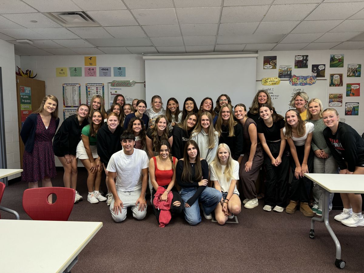 World Languages Club Hosts Welcome Lunch for Exchange Students | Posts Detail