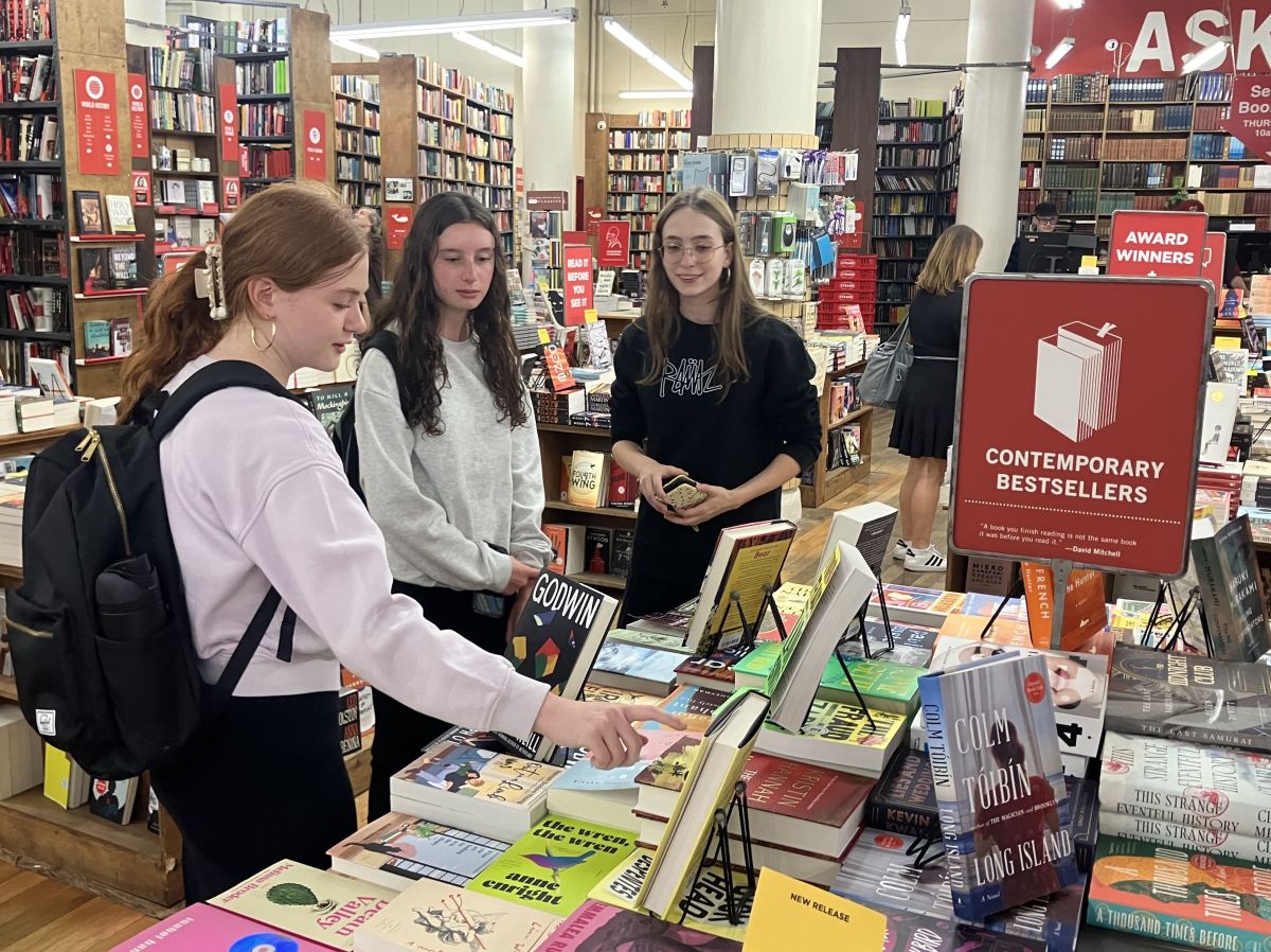 Bookstore Books-Tour: Students Explore 18 Miles of Books at the Strand ...