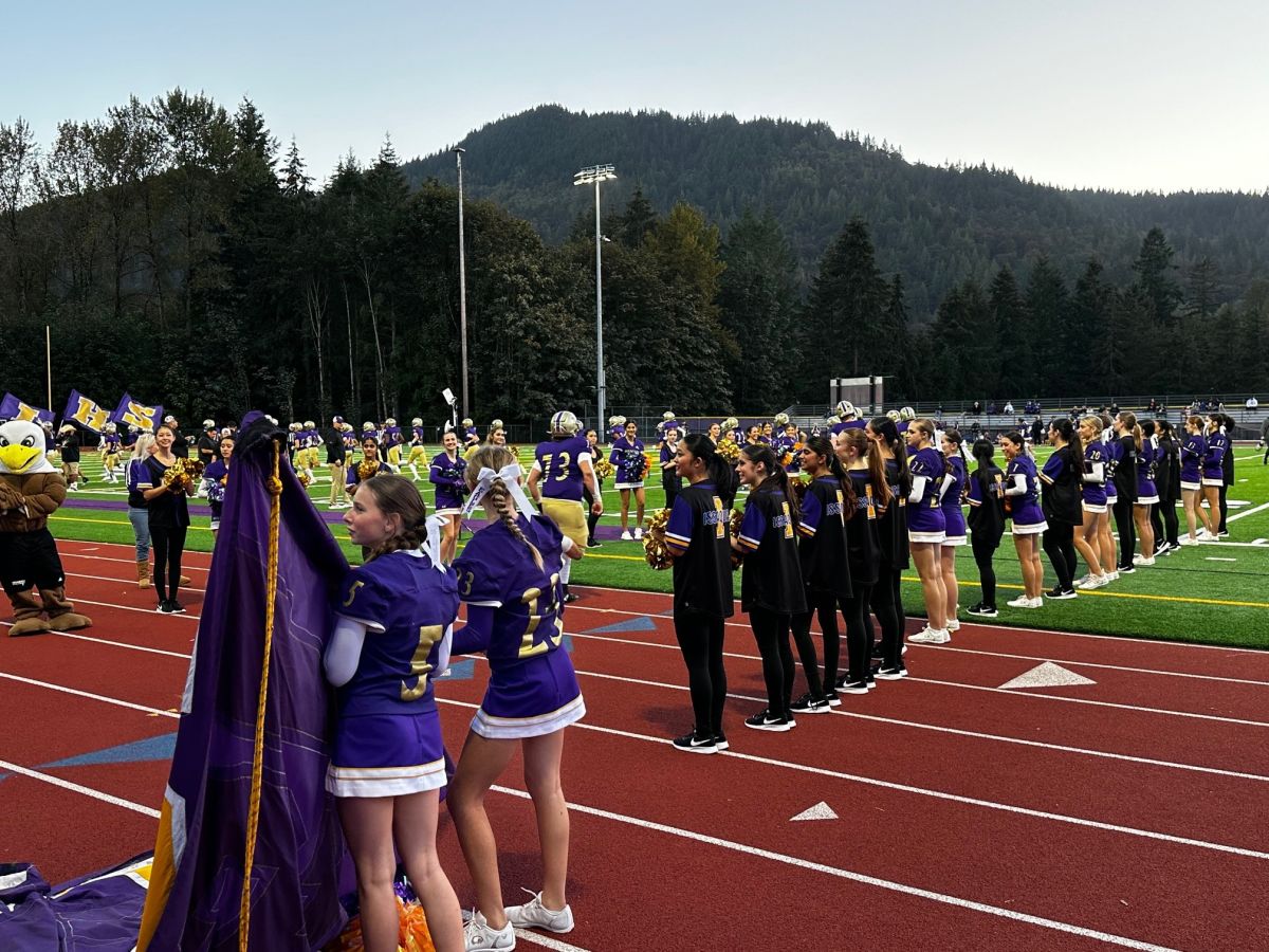 Homecoming was Très Bien! | News Article - Issaquah High School