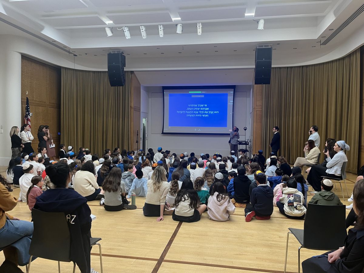 Three Ramaz Divisions Gather to Commemorate October 7 With Song and ...